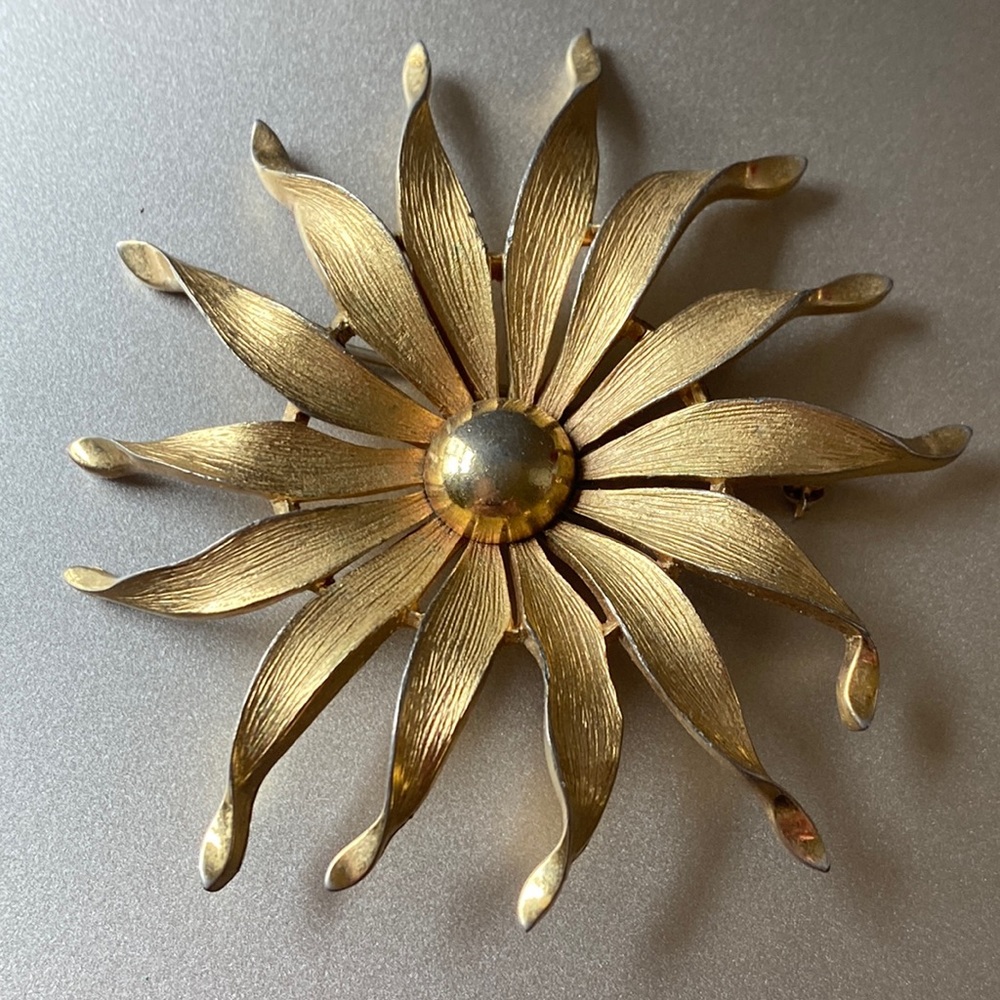 Large Vintage Designer Signed Trifari Flower Brooch P… - Gem